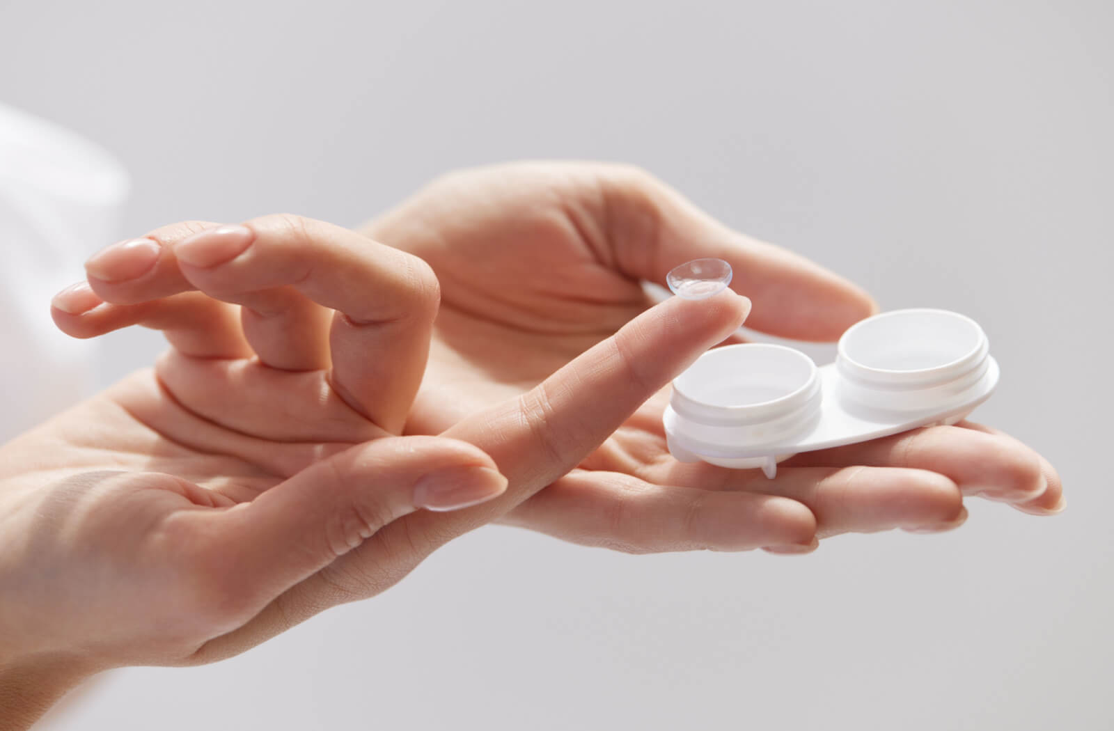 How to Take Contact Lenses Out: Your Step-By-Step Guide